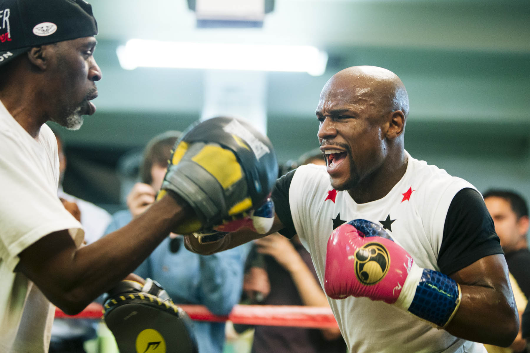 FLOYD MAYWEATHER AND MAYWEATHER PROMOTIONS FIGHTERS MEDIA WORKOUT ...