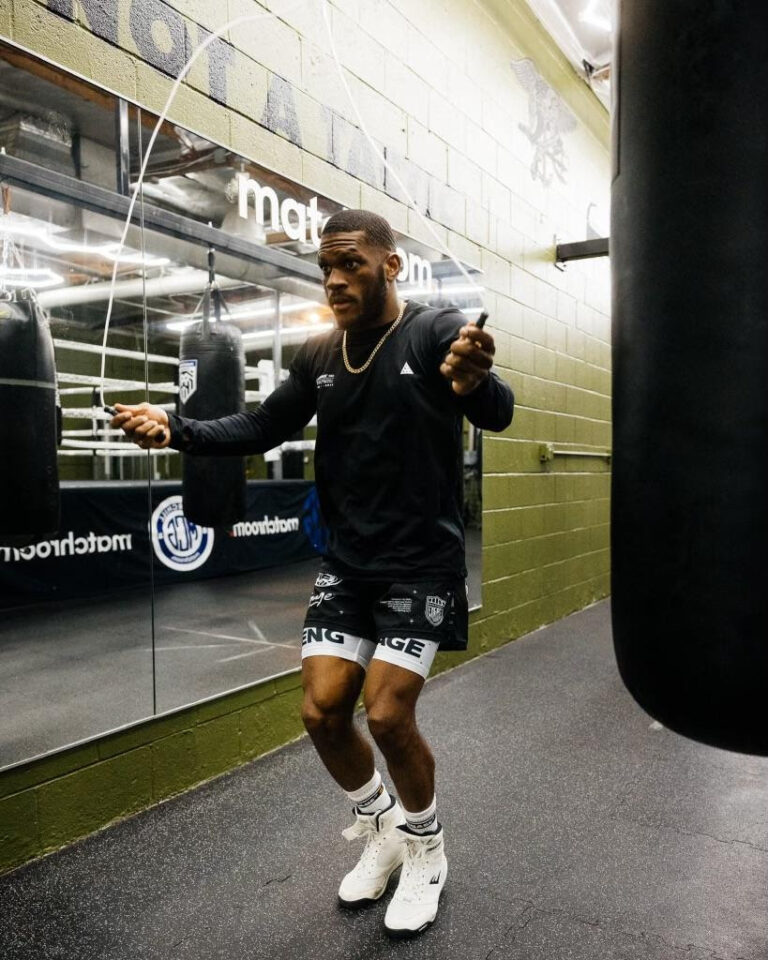 Unbeaten Super Lightweight Kurt Scoby Signs Exclusive Glove Deal with ...